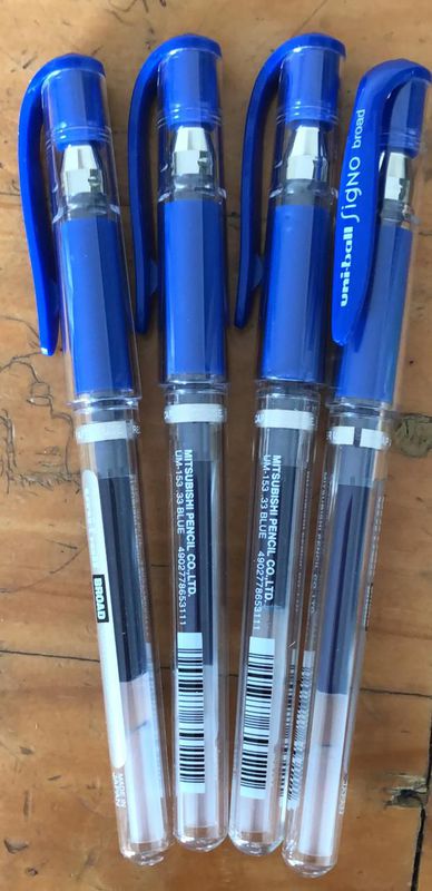 Ballpoint Uni-Ball - Biru