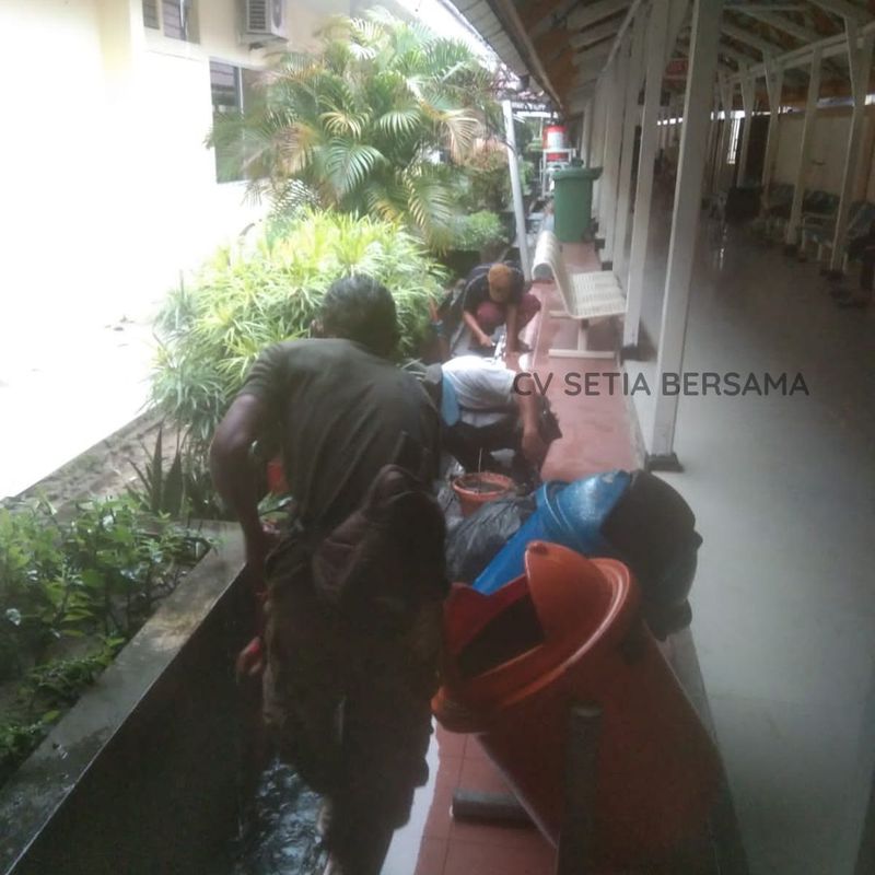 Pekerjaan Pemeliharaan Bak IPAL dan Parit Selasar Depan Bank Darah dan Mesjid