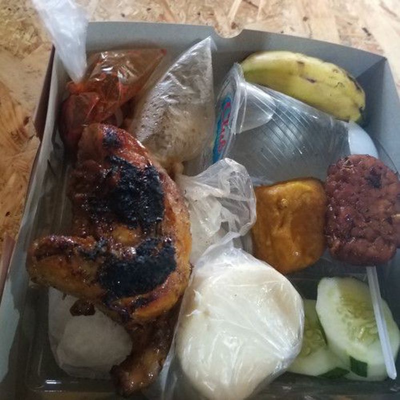 NASI KOTAK PAKET AYAM BAKAR - Buah