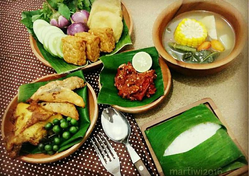 Nasi timbel Lengkap - Nasi Timbel
