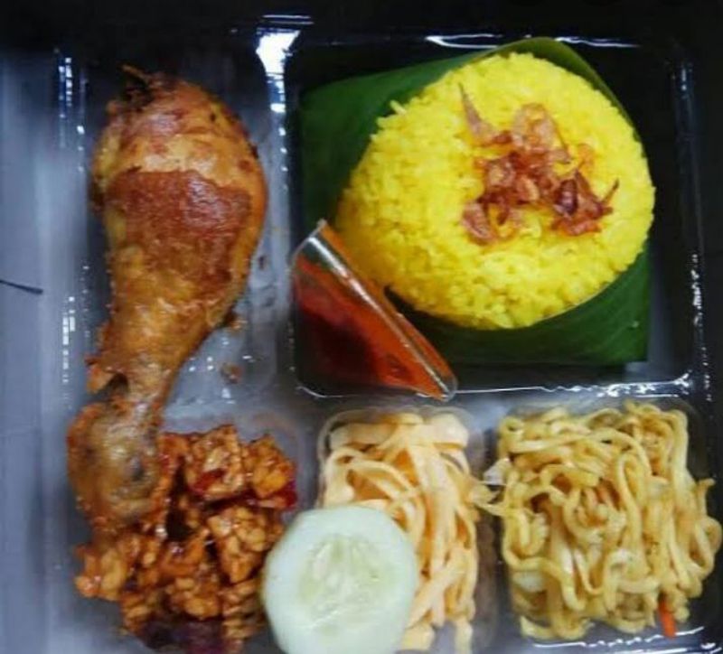 Nasi Kuning Kompilt