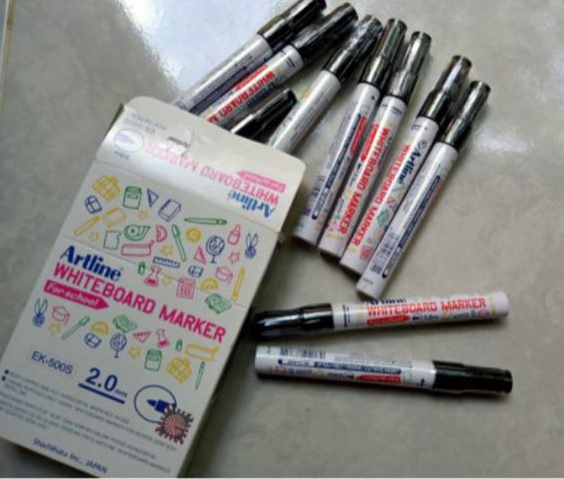 Spidol Whiteboard Hitam