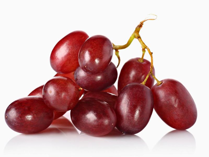 BUAH ANGGUR MERAH