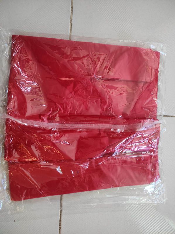 Kantong Plastik Merah Besar