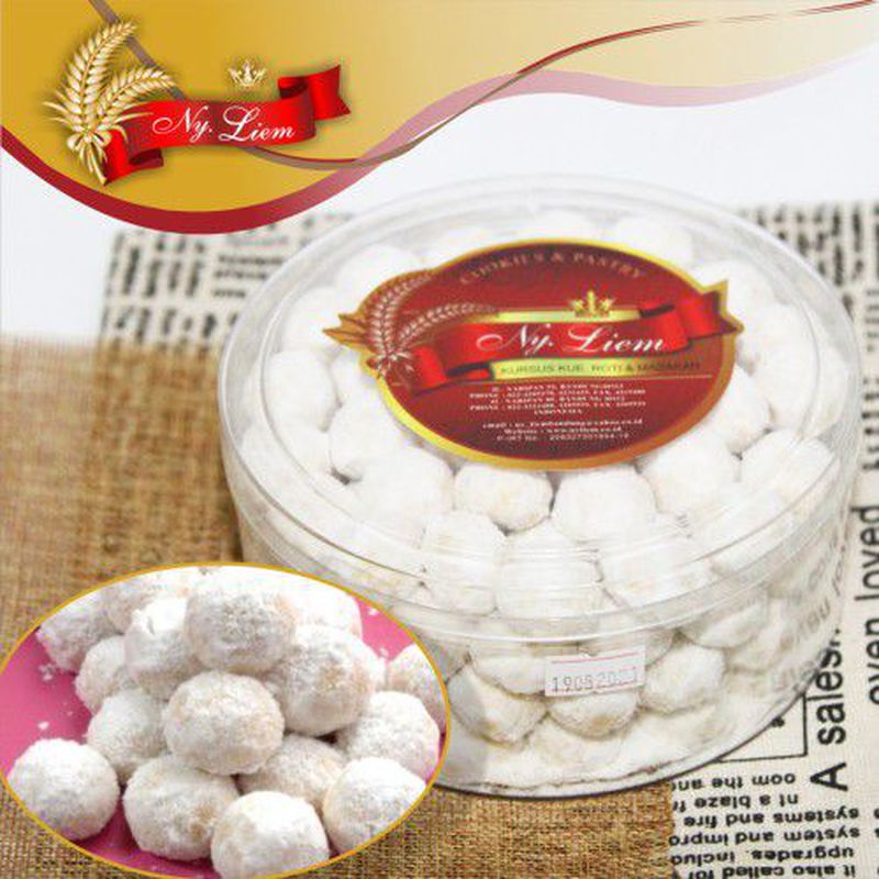 Kue Putri Salju Ny. Liem