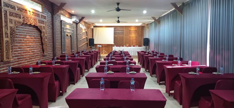 SEWA GEDUNG TEMPAT PERTEMUAN