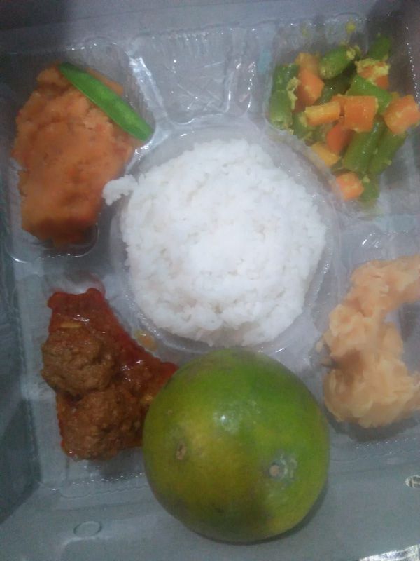 Paket makan + Snack komplit box by lestari nasi dan snack box - Nasi+Snack Box1