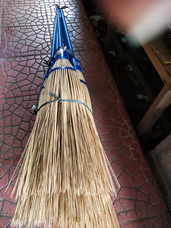 Sapu Lidi Tangkai Kayu