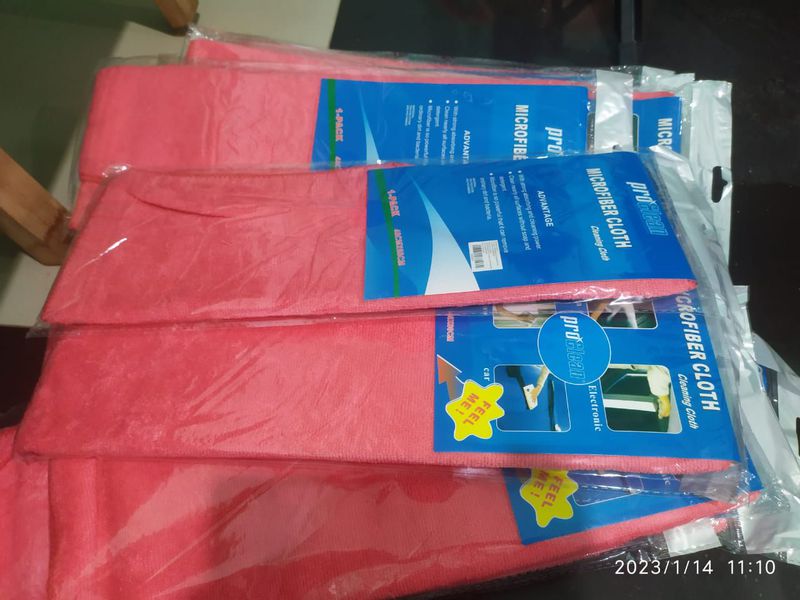 cleaning cloth merah