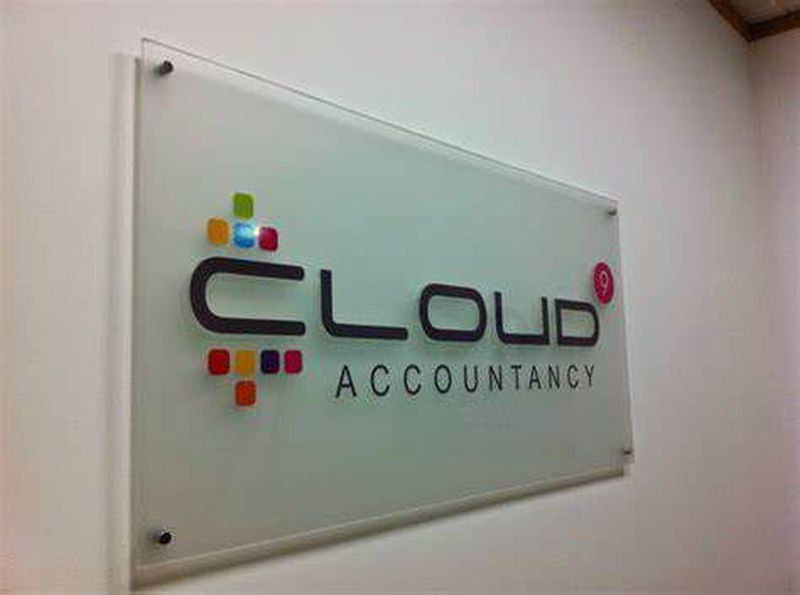 Papan Informasi Bahan Akrilik