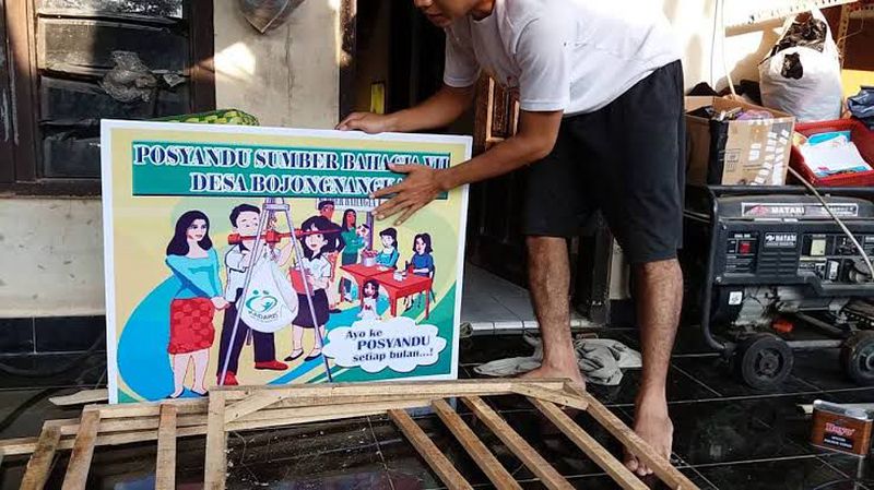 Spanduk Bingkai Kayu