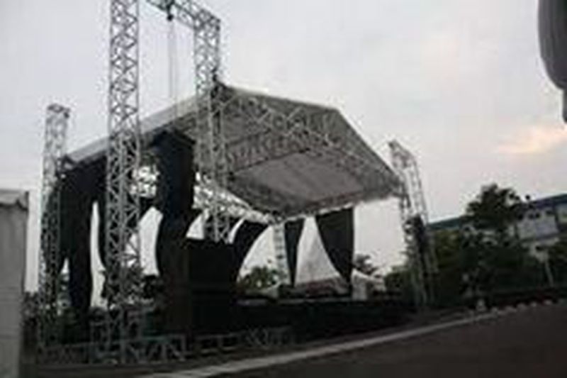 Panggung Rigging Uk. 8 X 10 M + Sound System + Rigging Screen