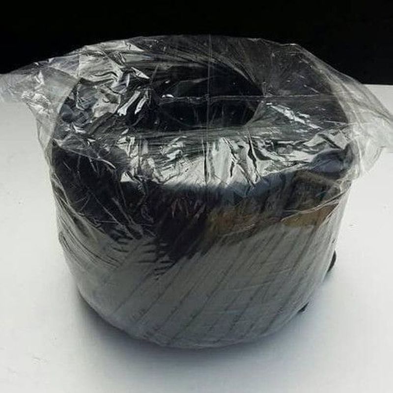 Tali Rafia Besar (1 kg) Hitam