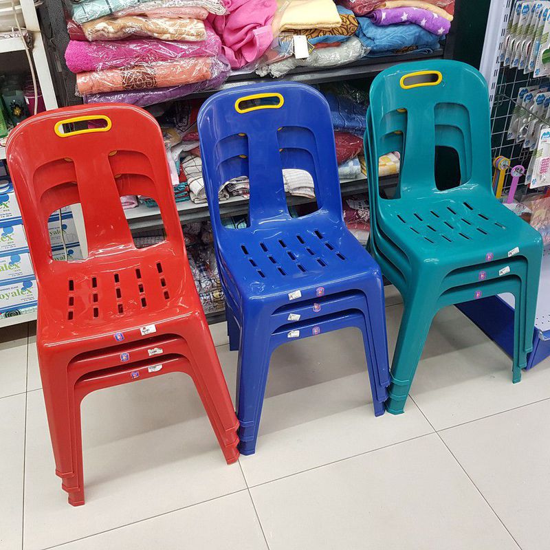 Kursi Plastik Spesifikasi : Tahan Beban Hingga Max 175Kg, Sandaran Penuh