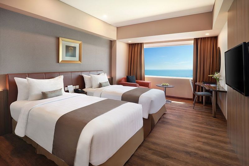 Full Board Meeting Package - Twin