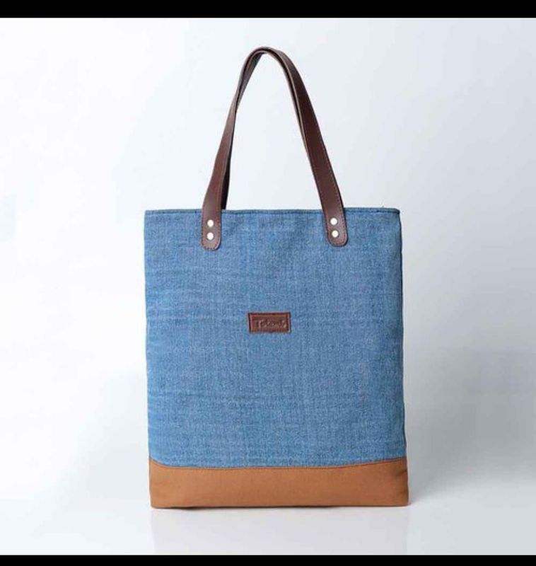 Tas Totebag Kanvas