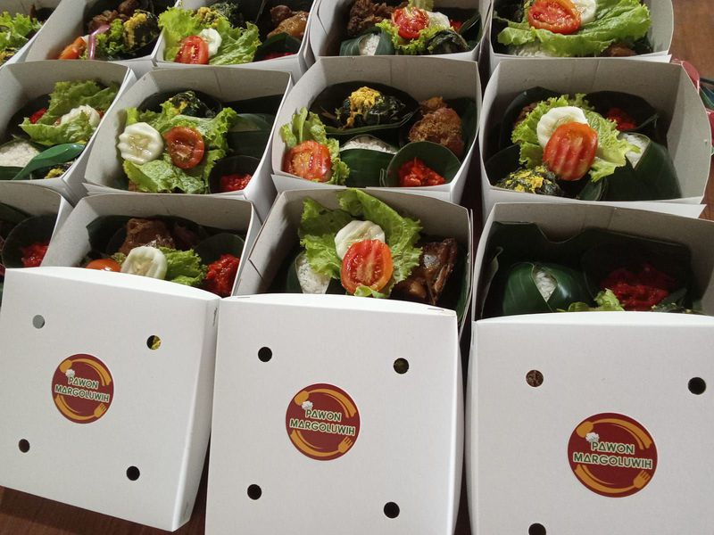 Paket Nasi Box dan Snack