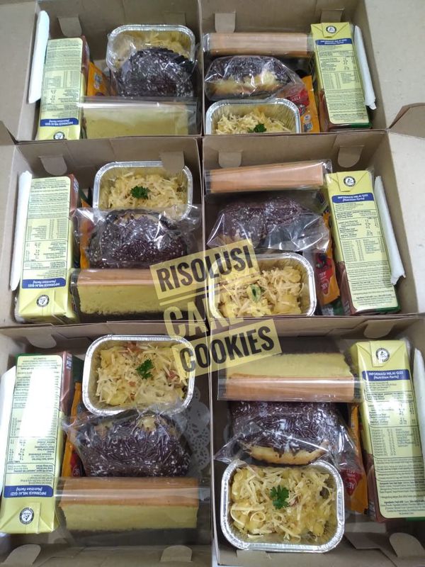 Snack box 3 kue plus susu