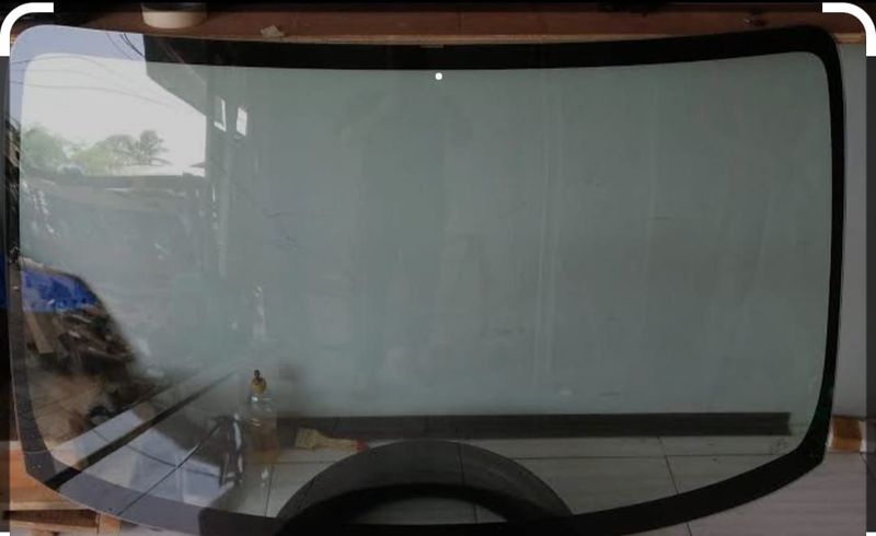 Jasa ganti kaca depan,jenis mobil: Terios,Rush, Avanza, APV, Hilux ...