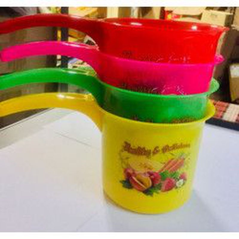 Gayung plastik biasa