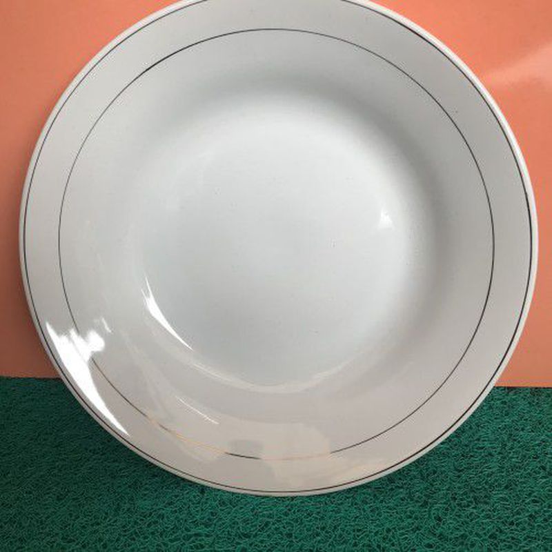 piring makan ; bahan kaca