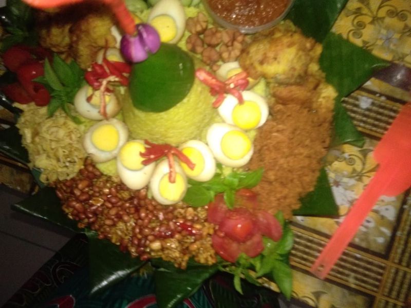 Nasi Tumpeng