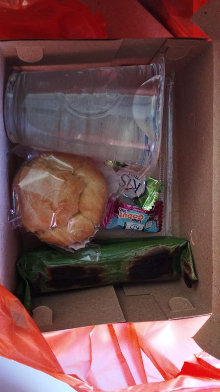 Snack box isi 2 macam kue premium