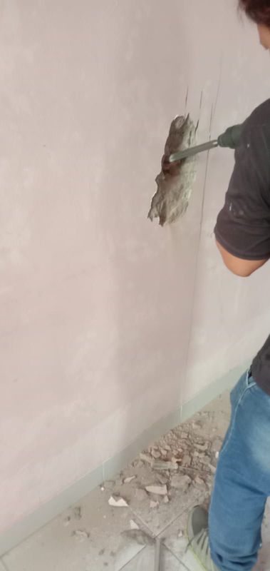 20. pembobokan dinding