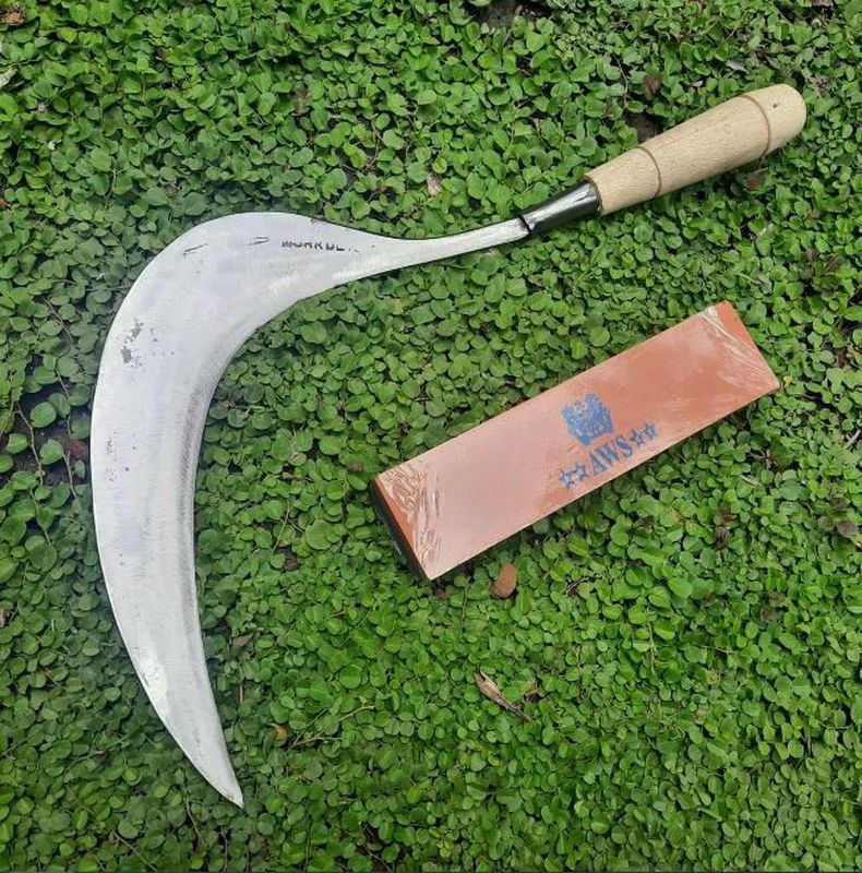 Alat Penyabit Rumput / Arit