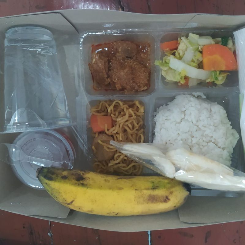 Paket Nasi Box Rendang