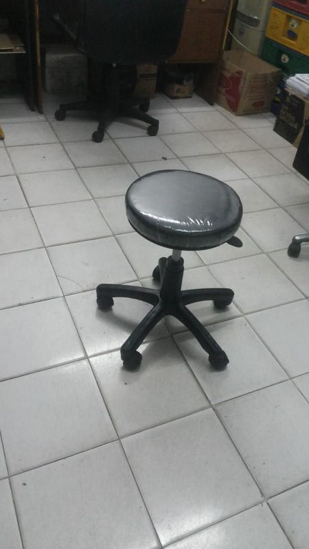 Kursi Laboratorium Drat