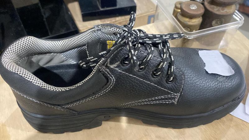 Sepatu Safety