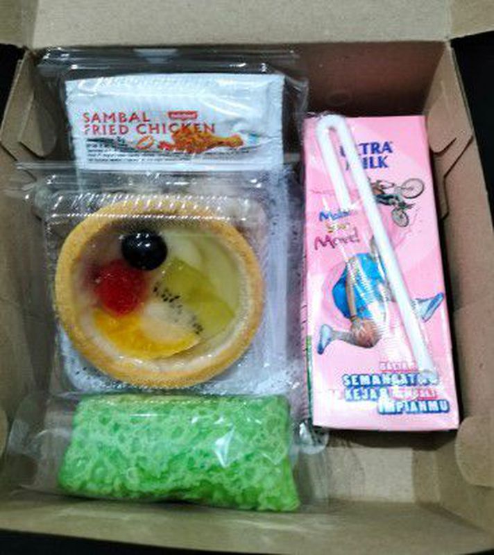 SNACK BOX DENGAN SUSU UHT