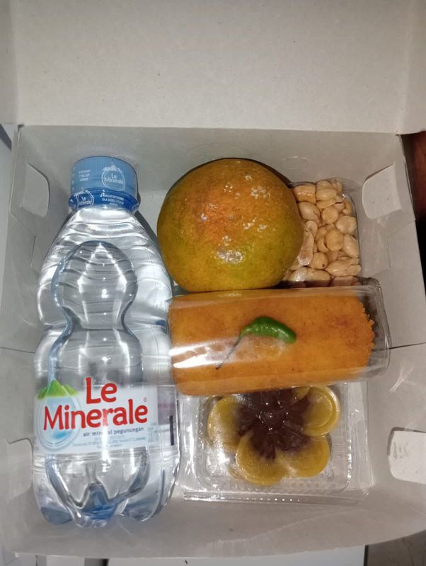 Snack Box 4 + Mineral botol