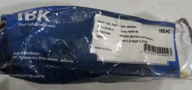 Baut roda belakang kanan nkr66 ibk