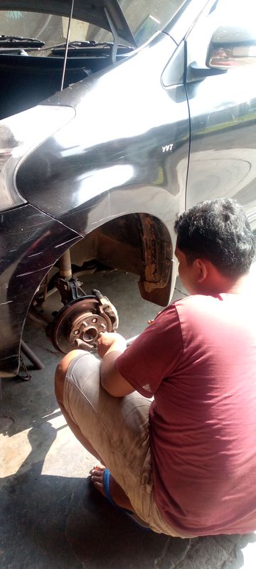 servis berat ganti laker depan new avanza