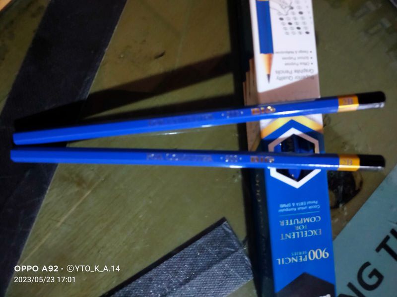 BIG Pensil 2B Standar Ujian Komputer Graphite Pencil Extra Dark PS-900