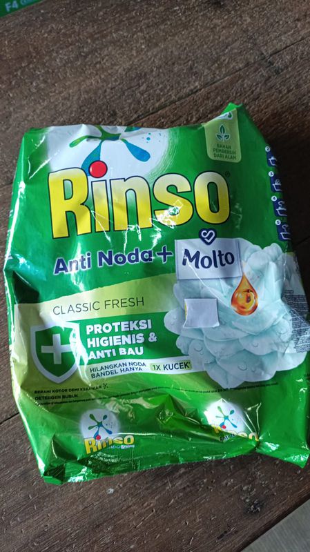 Rinso Detergen Bubuk Anti Noda Bungkus 770 Gram - Royal Gold
