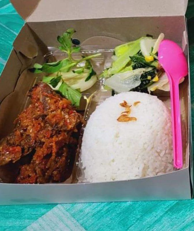 Paket Nasi,Ikan Cakalang