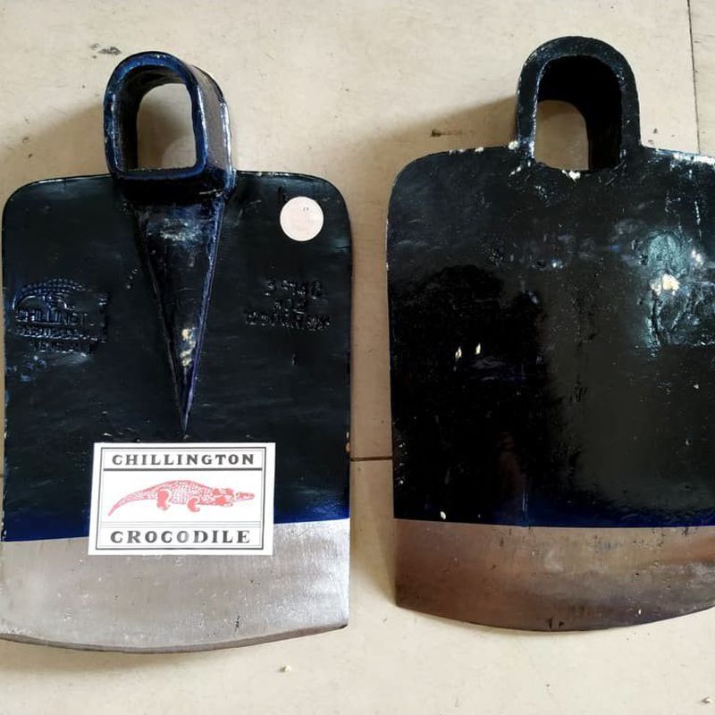 CANGKUL CAP BUAYA ORIGINAL BERBAHAN BAJA HALUS