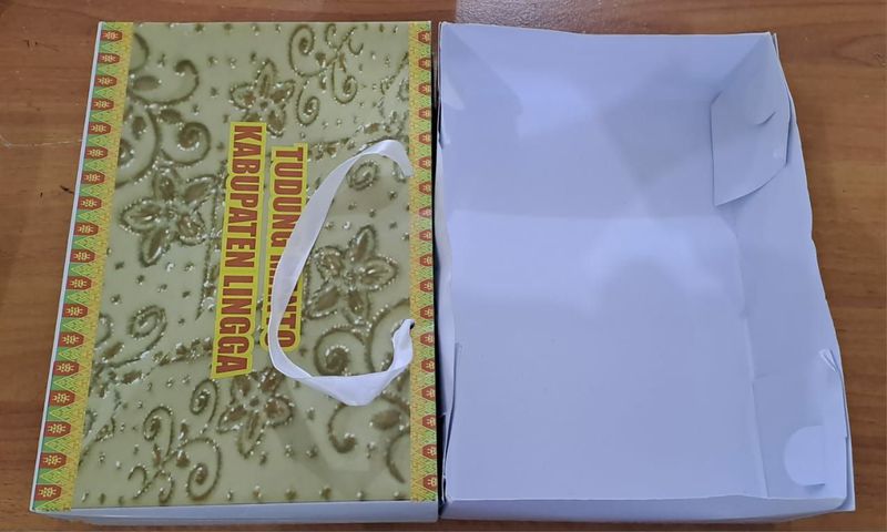 cetak box souvenier 32x9x22