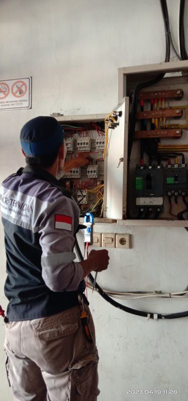 JASA PEMASANGAN PANEL JARINGAN & KONEKTING KABEL