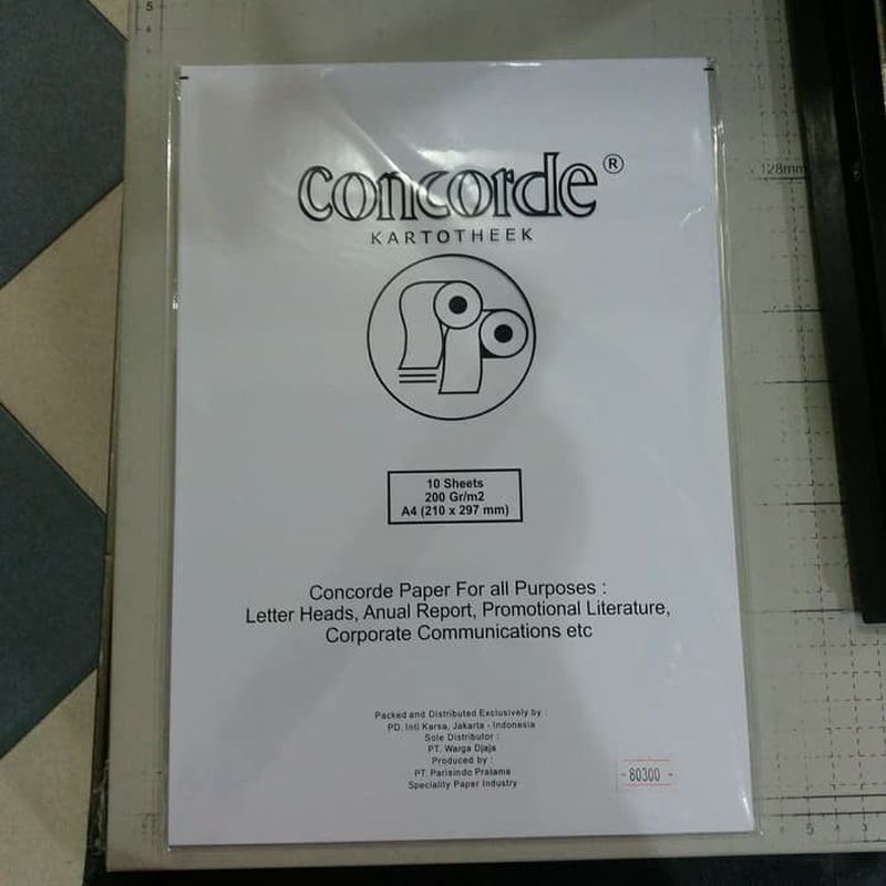 Kertas Concord Putih 220 gram Ukuran A4