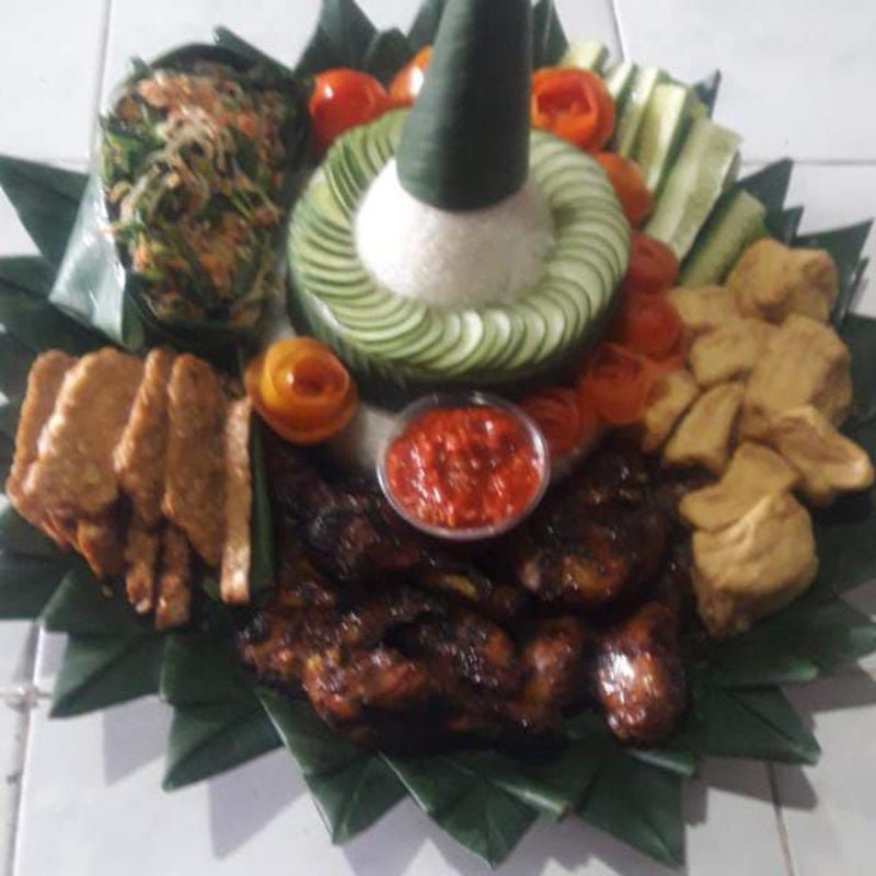 paket nasi tumpeng