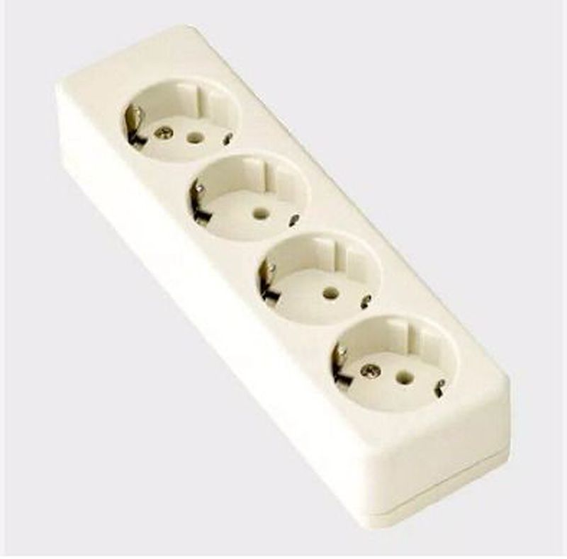 STOP KONTAK ISI 4 LOYAL