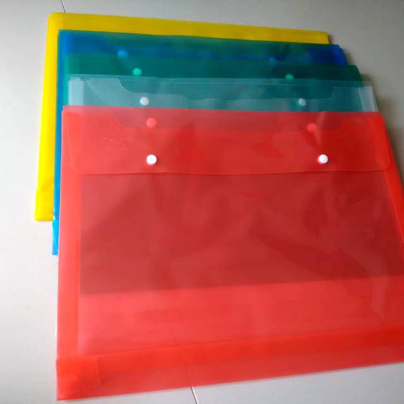 Map kancing plastik ukuran F4