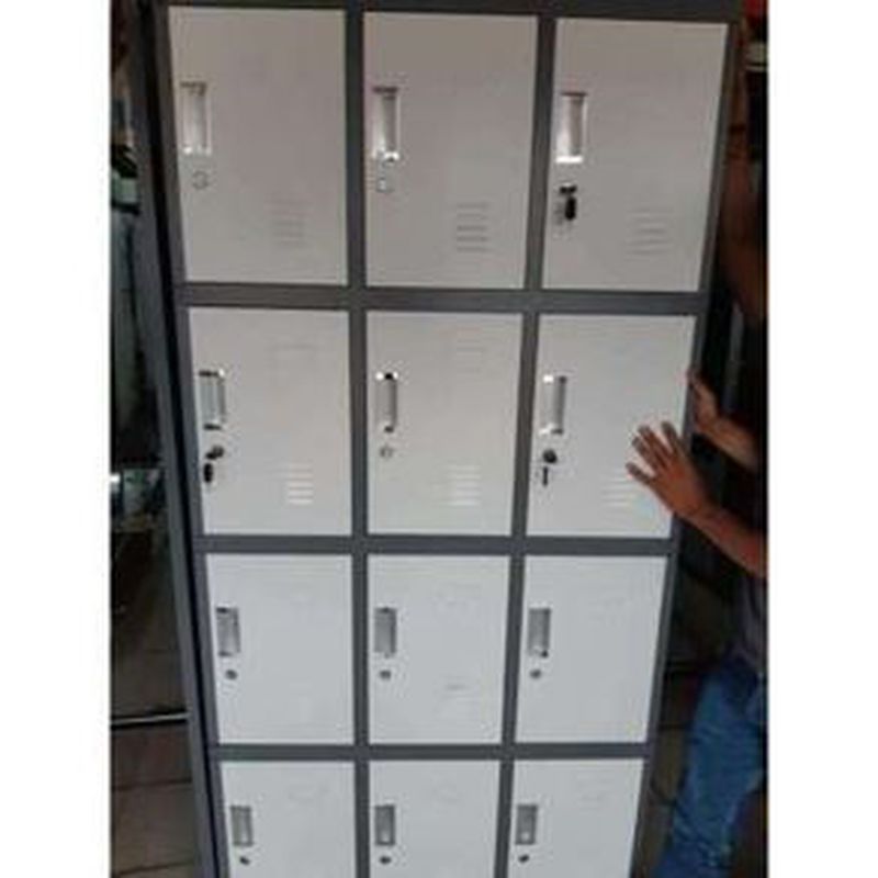 Loker 12 pintu Loker besi 12
