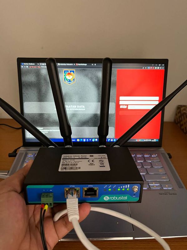 M2M Robustel R2010 Dual-SIM VPN IoT Router 4G M2M Robustel R2010 Dual-SIM VPN IoT Router 4G