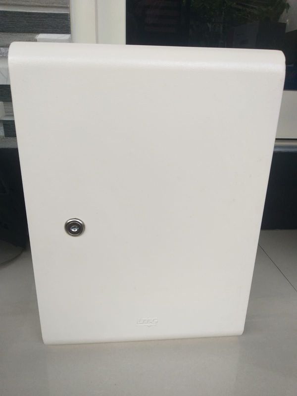 BOX PANEL MDF SWITCH HUB GB 4 POT