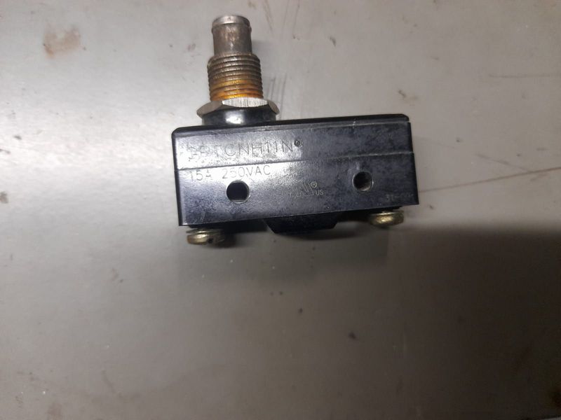 switch Break Sensor Pintu Lift